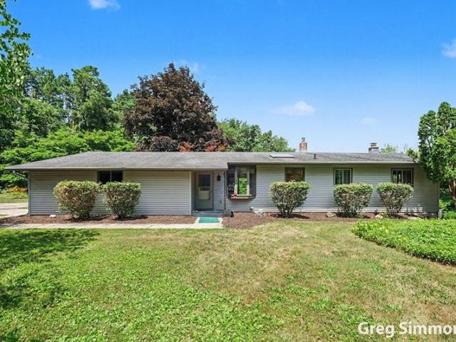 1079 Rector St NE, Sparta, MI 49345