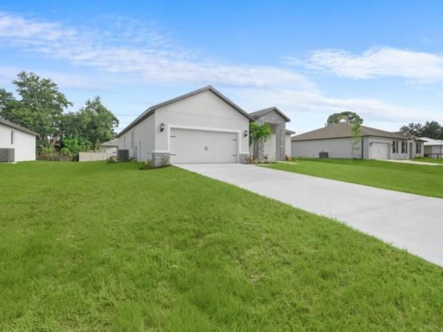 1079 SW Placetas Ave, Port Saint Lucie, FL 34953