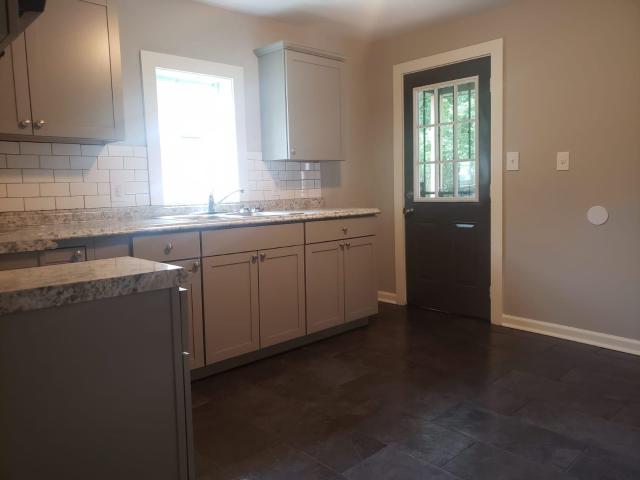 1079 tunstall st