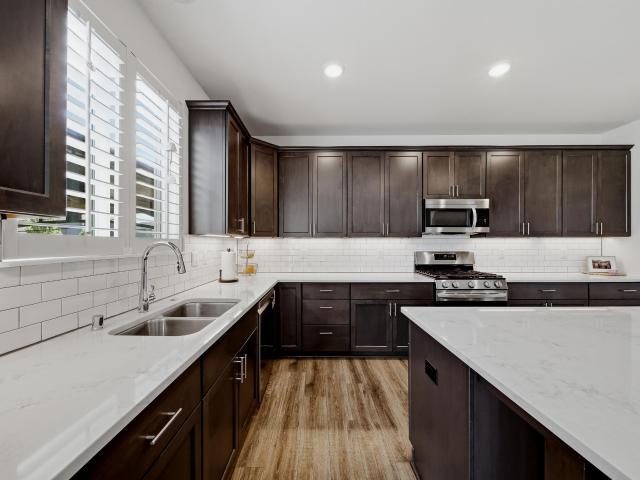 1079 Winterberry Ln