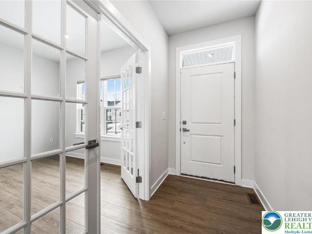 1079 Woodmont Lane