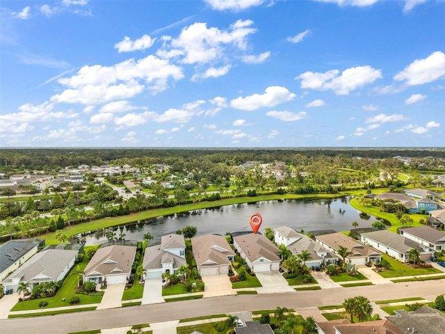 10703 Falling Leaf Ct, Parrish, FL 34219