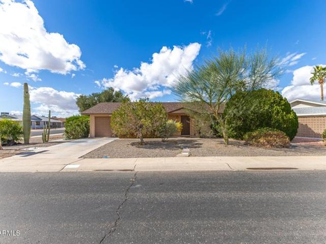 10701 W Canterbury Dr, Sun City, AZ 85351