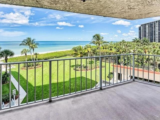 10701 Gulf Shore Dr Apt 402, Naples, FL 34108
