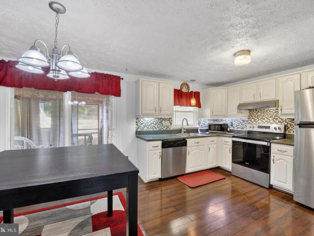 10702 Hollaway Dr, Upper Marlboro, MD 20772 | MLS #MDPG2201