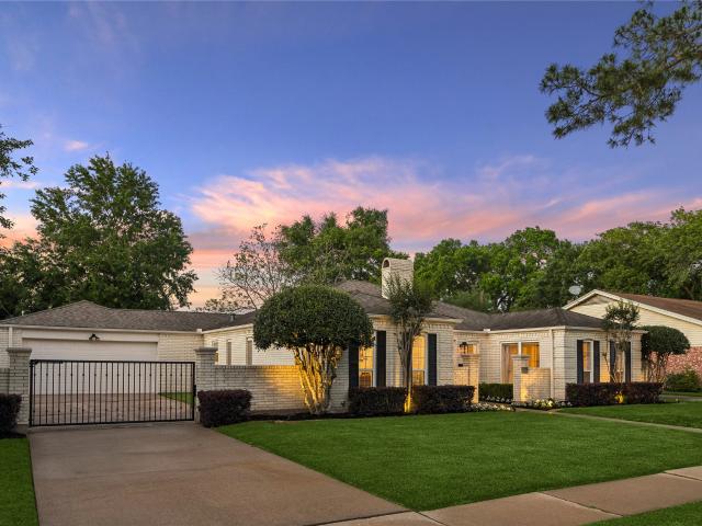 10702 Russett Dr, Houston, TX 77042 | MLS #38715 | Compass