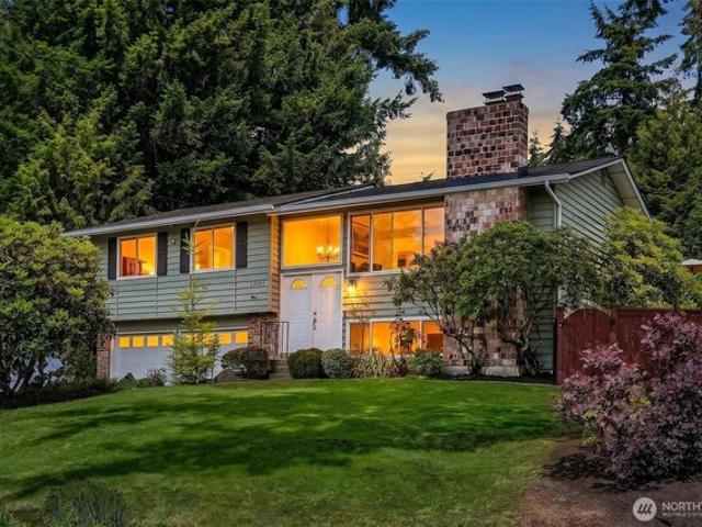 10704 th Ave NE, Kirkland, WA 98033