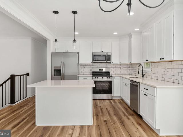 10704 Ann Davis Dr, Fredericksburg, VA 22408 | MLS #VASP2041 | Compass