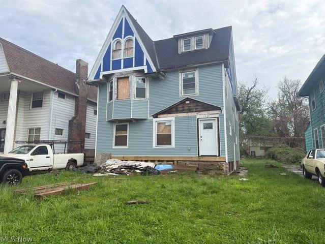 10704 Pasadena Ave, Cleveland, OH 44108