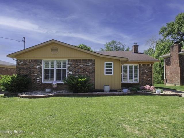 10706 Blackwood Rd, Jeffersontown, KY 40299