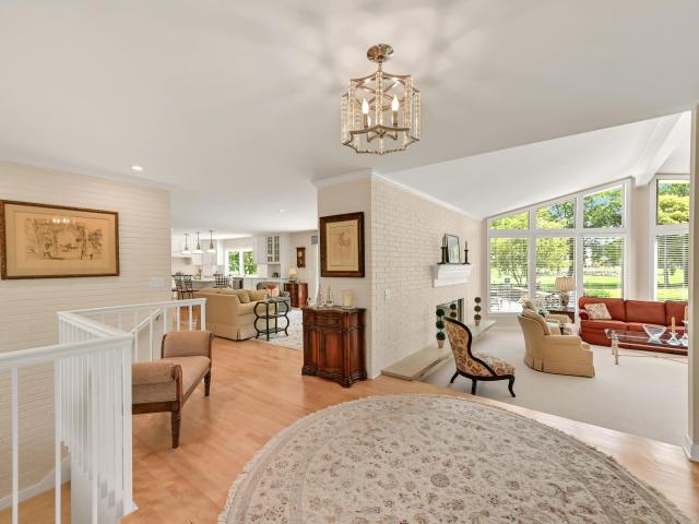 10708 N Fairway Cir