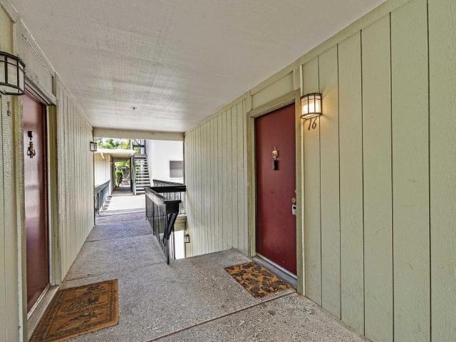1070 Mercedes Ave 16