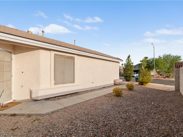 1070 Ashwood Bay Avenue