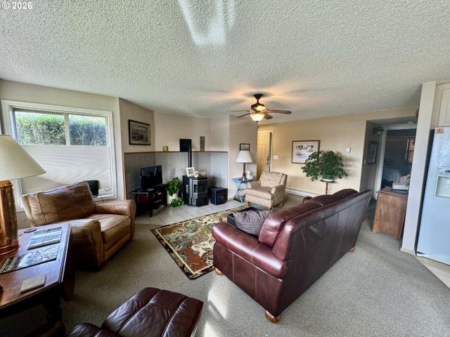 1070 bay st # 22
