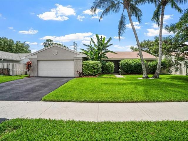 1070 Cedar Creek Way, Davie, FL 33325