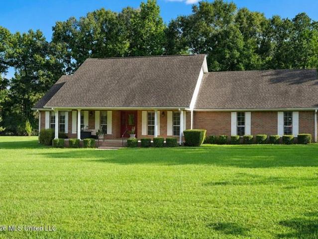 1070 Deerfield Rd, Summit, MS 39666