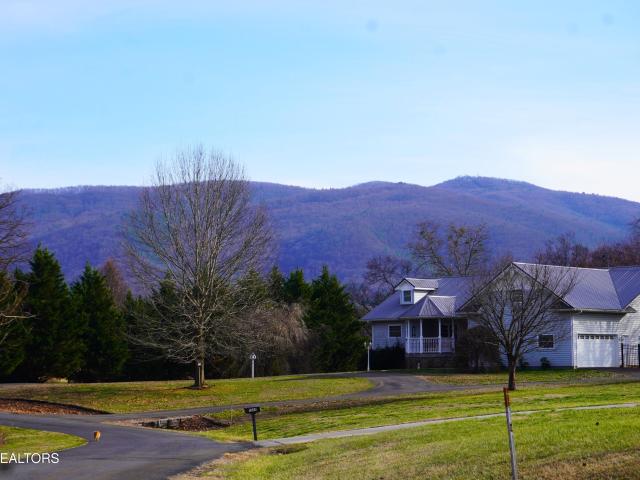 1070 Farm Rd