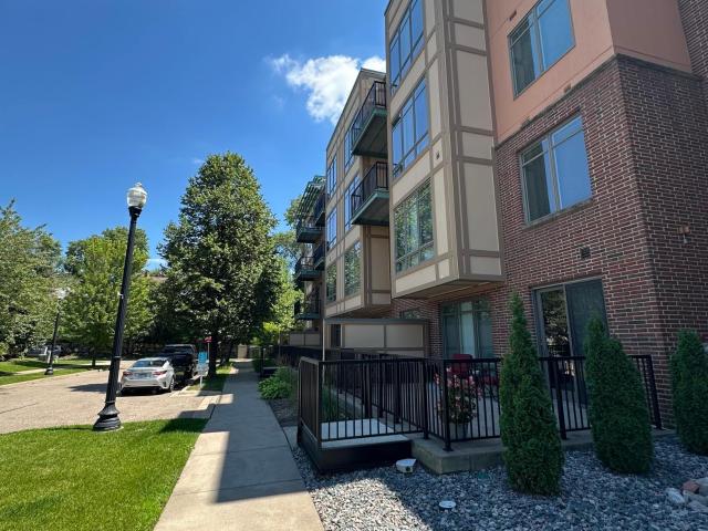 1070 Grandview Court NE # 304