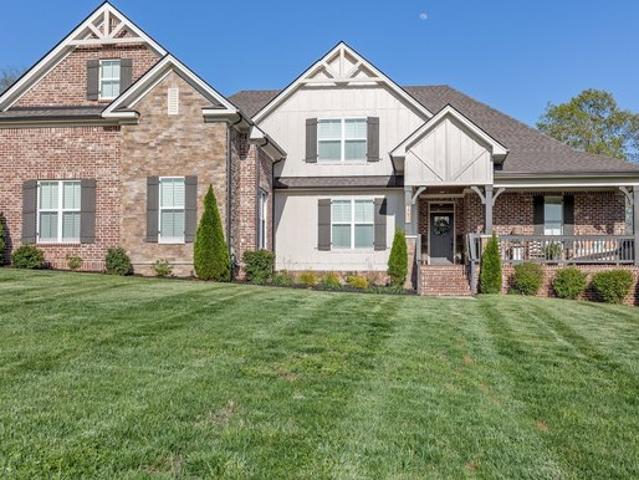 1070 Hideaway Rd, Columbia, TN 38401