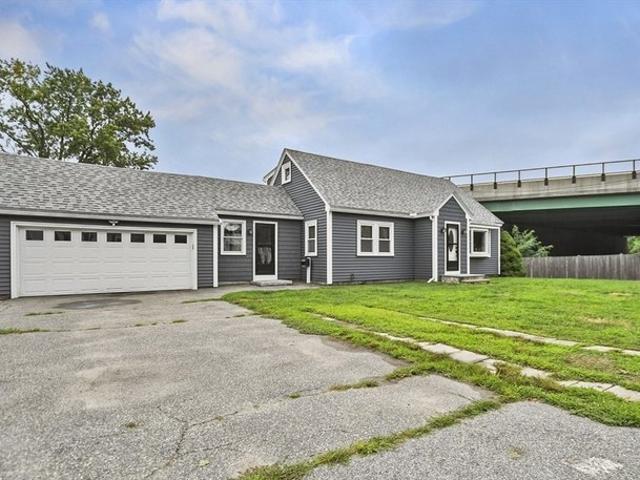 1070 Riverside Dr, Methuen, MA 01844