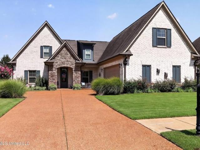 1070 Upchurch Dr, Olive Branch, MS 38654