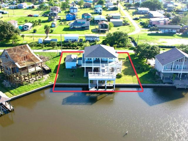 1070 Waterways Dr, Crystal Beach, TX