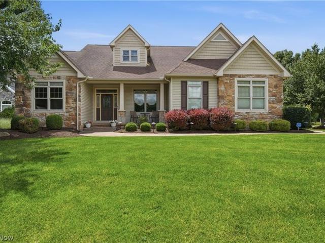 1070 Wedgefield Ct NE, North Canton, OH 44720