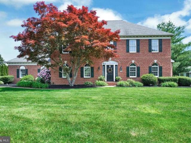 1070 Wetherburn Dr, York, PA 17404