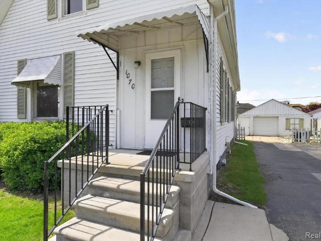 1070 1st Street
