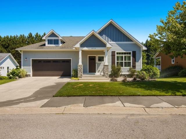 10713 Shrewbury St, Traverse City, MI 49684