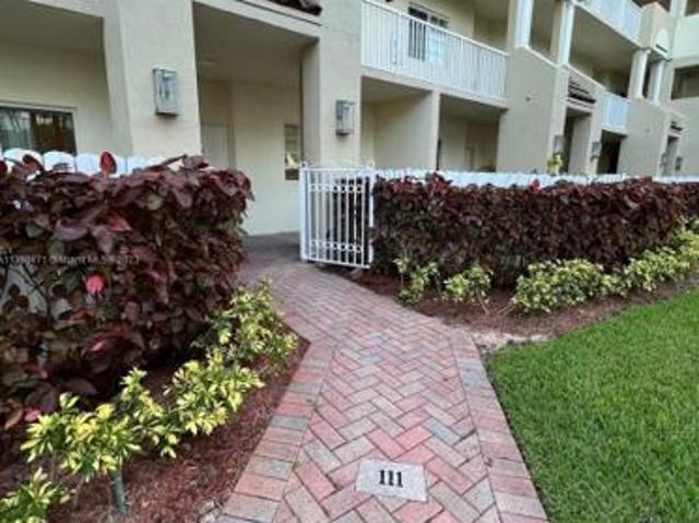 10710 66th St NW #111, Doral, FL 33178