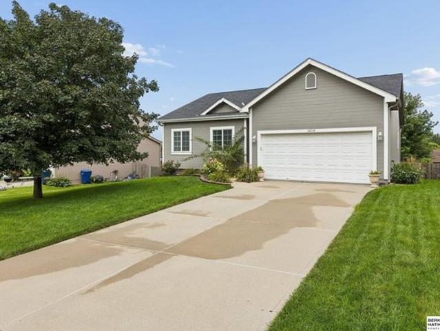 10710 S 26th St, Bellevue, NE 68123
