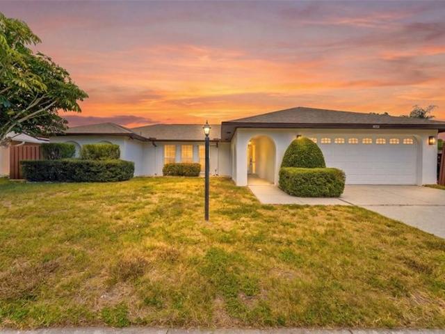 10711 Frances Ln, Largo, FL 33774