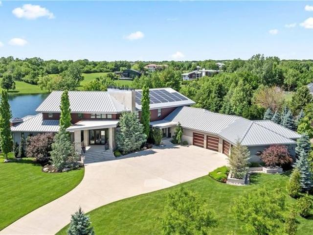10712 W 165th St, Overland Park, KS 66221
