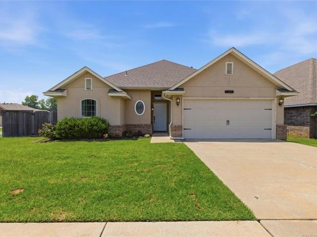 10714 Masters Cir, Jenks, OK 74037