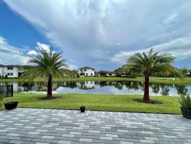 10715 Vista Ter, Parkland, FL 33076
