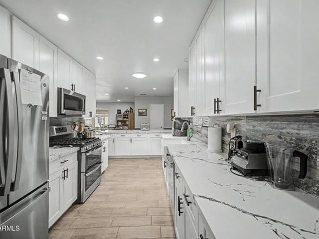 10718 W Cheryl Dr, Sun City, AZ 85351