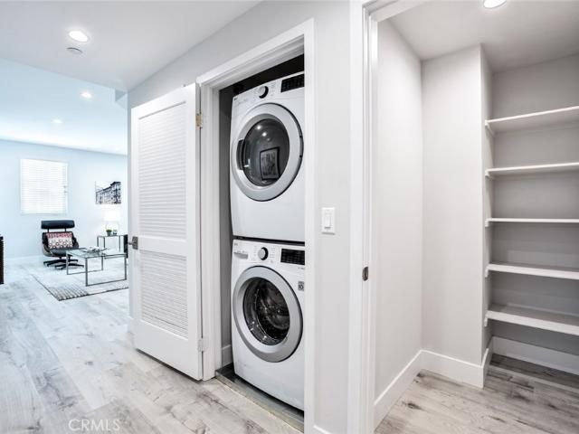 10718 Acama St, Unit 401, Studio City, CA 91602 | MLS #SR25234