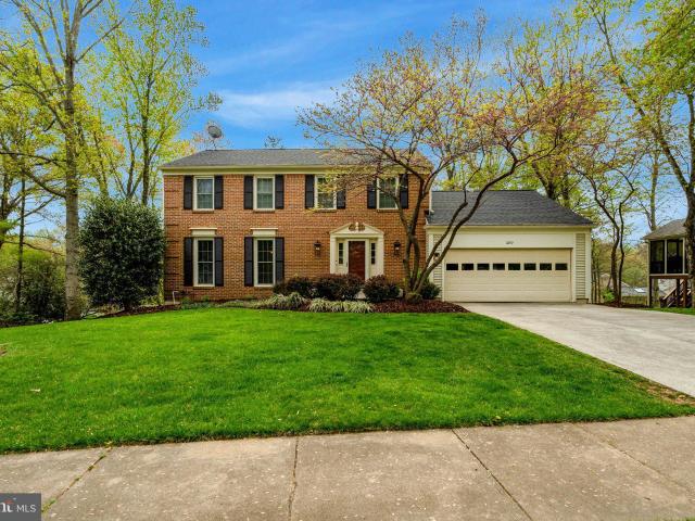 10719 Oakenshaw Ct, Burke, VA 22015 | MLS #VAFX2302 | Compass