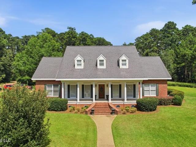 1071 Brandon Dr, McComb, MS 39648