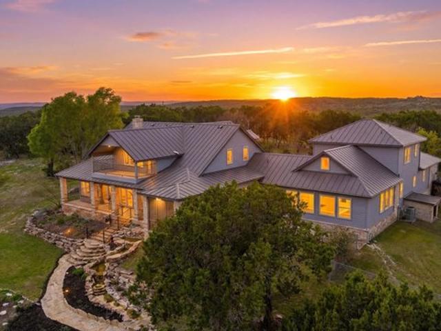 1071 Escalar Dr, Buchanan Dam, TX 78611