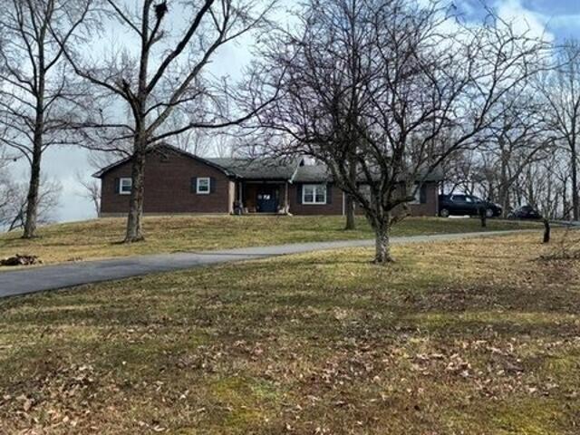 1071 Hawthorne Ln, Lawrenceburg, KY 40342