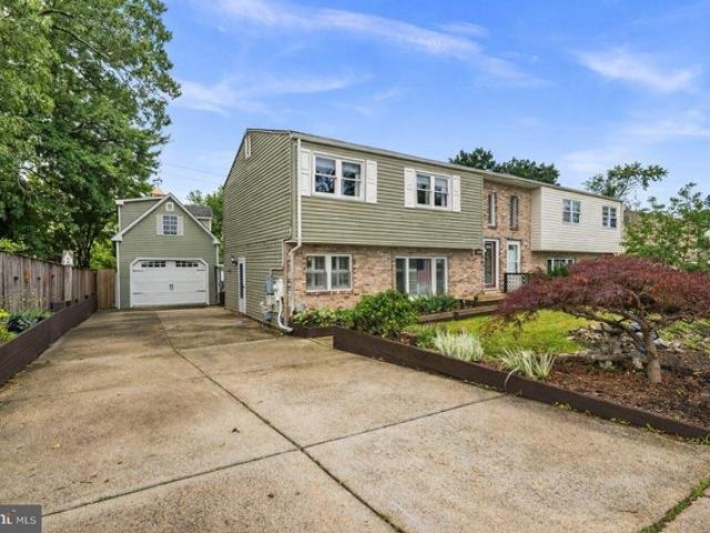 1071 Kings Rd, Pasadena, MD 21122