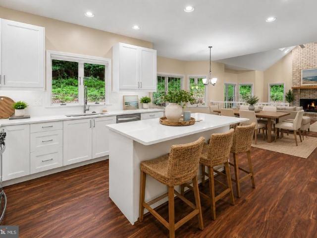 1071 Knoll Drive