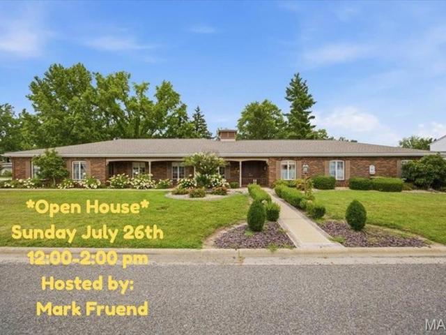 1071 Randolph St, Carlyle, IL 62231