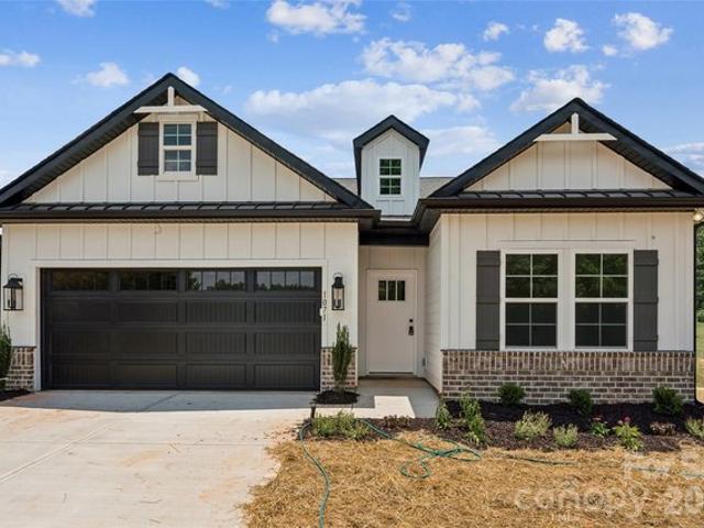 1071 Reba Ln, Kannapolis, NC 28081