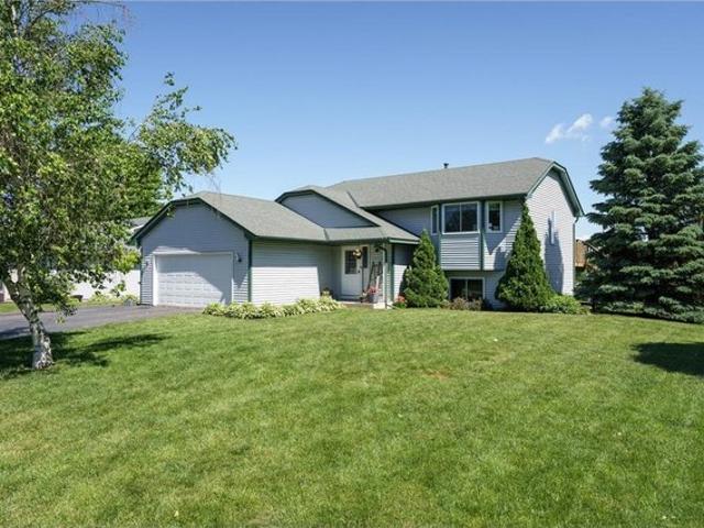 1071 th St NE, Albertville, MN 55301