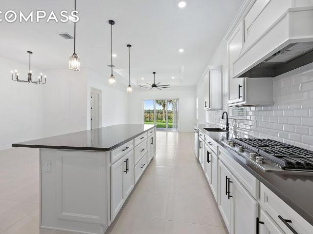 10720 Northbrook Cir, Palm Beach Gardens, FL