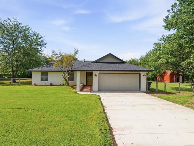 10722 E First St, Claremore, OK 74019
