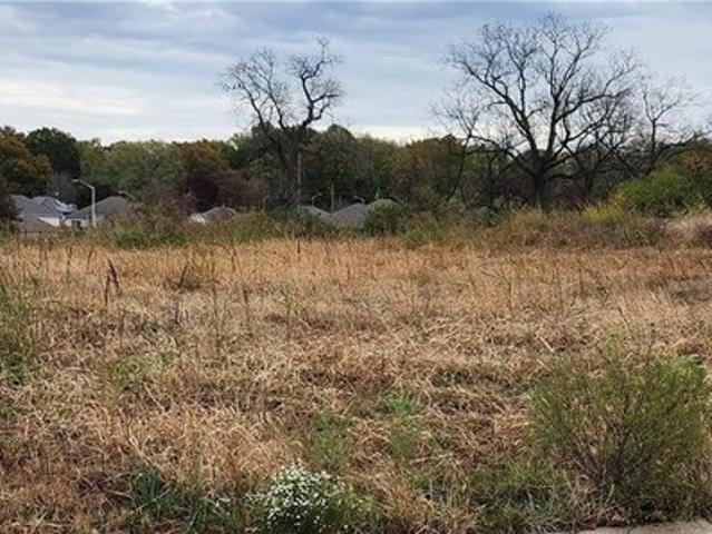 10727 E 46th Ter, Kansas City, MO 64133